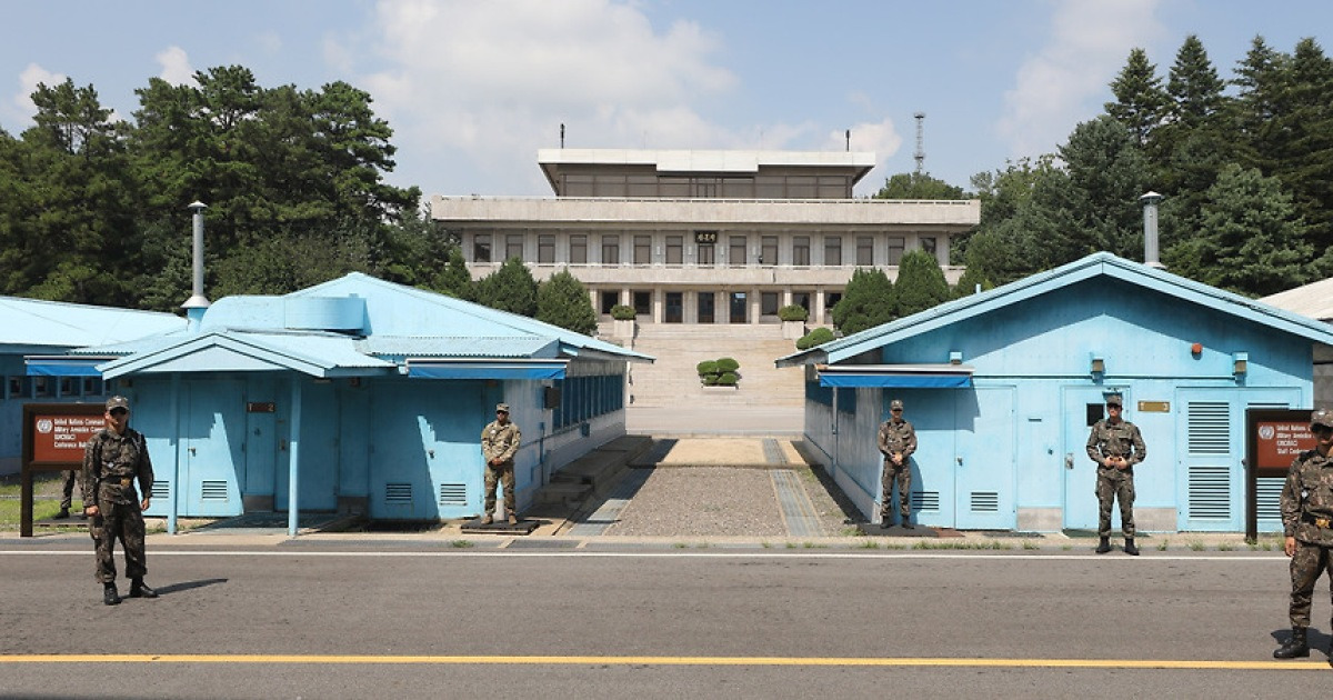US, N. Korean officials meet at DMZ, talks to resume 'very soon': reports