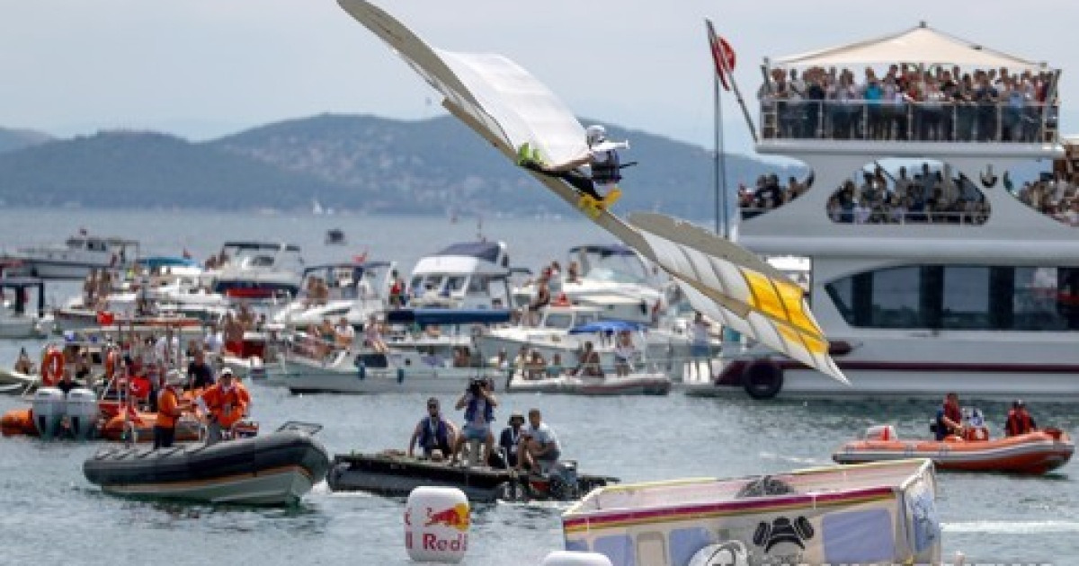 TURKEY RED BULL FLUGTAG ISTANBUL 2019