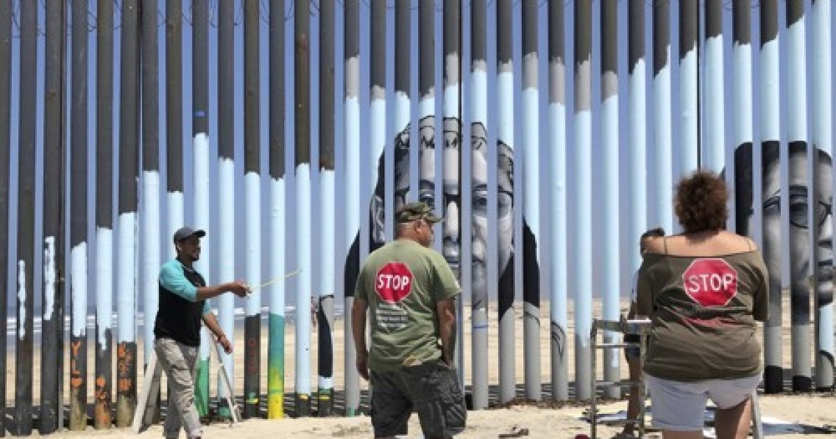 Border Wall Mural