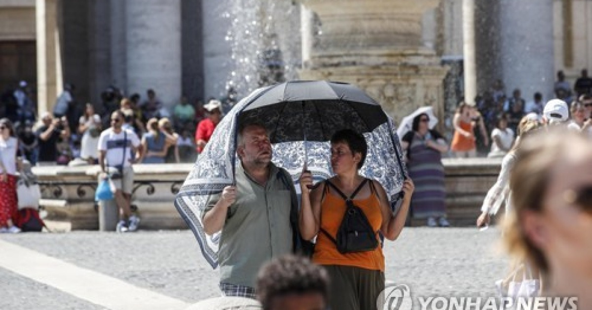 VATICAN ITALY HOT WEATHER