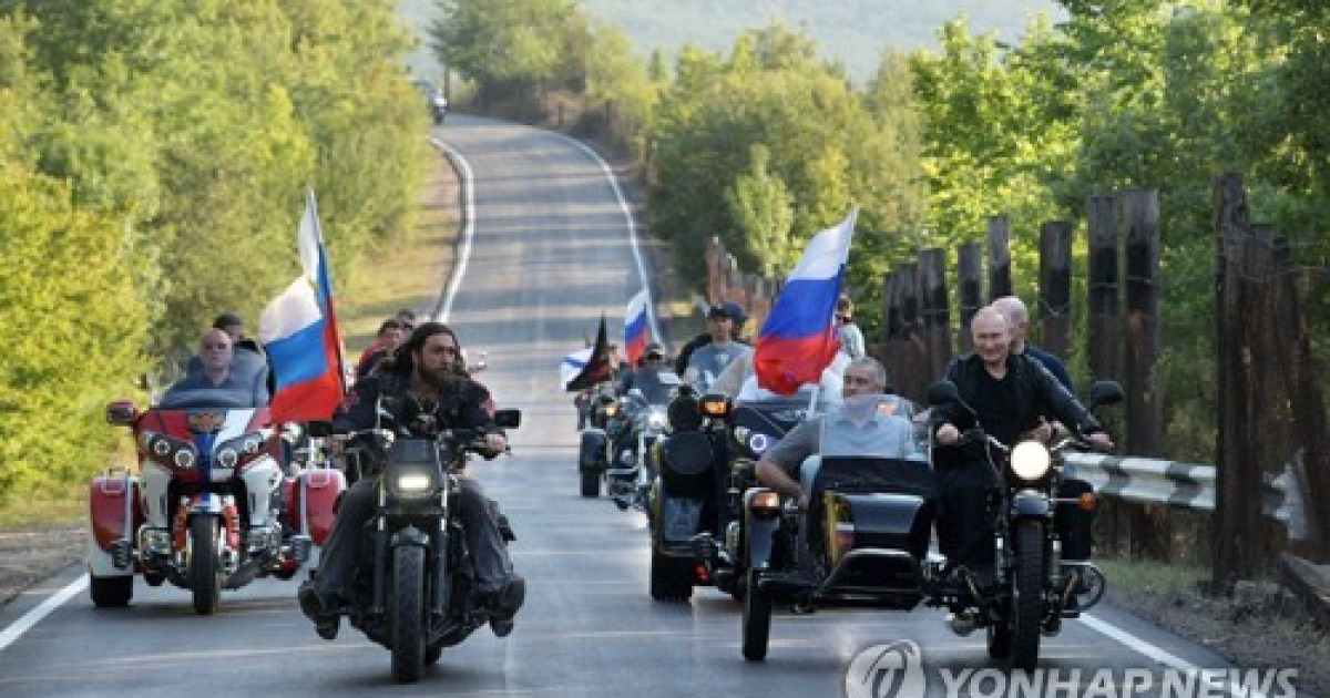 RUSSIA CRIMEA PUTIN NIGHT WOLVES