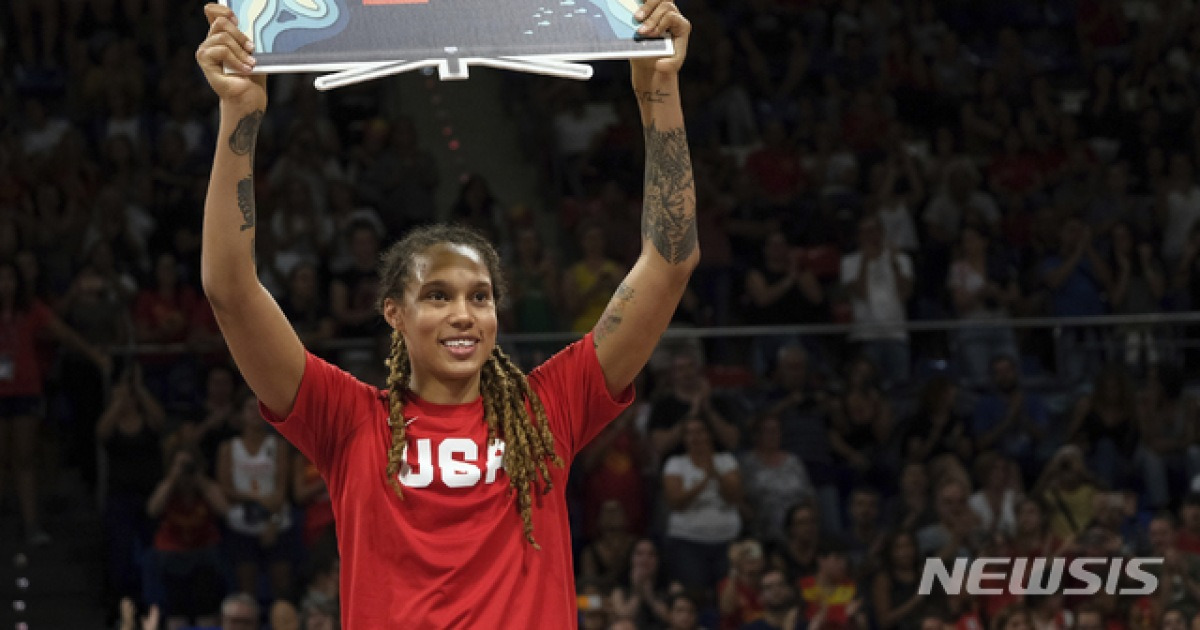 WNBA 경기에서 난투극, WKBL 출신 쏜튼 등 6명 무더기 퇴장