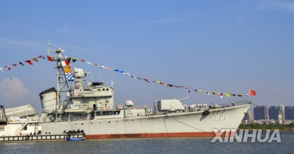 CHINA-JIANGXI-NANCHANG-DESTROYER-TOURISM-NAVY VETERAN-GUIDE (CN)