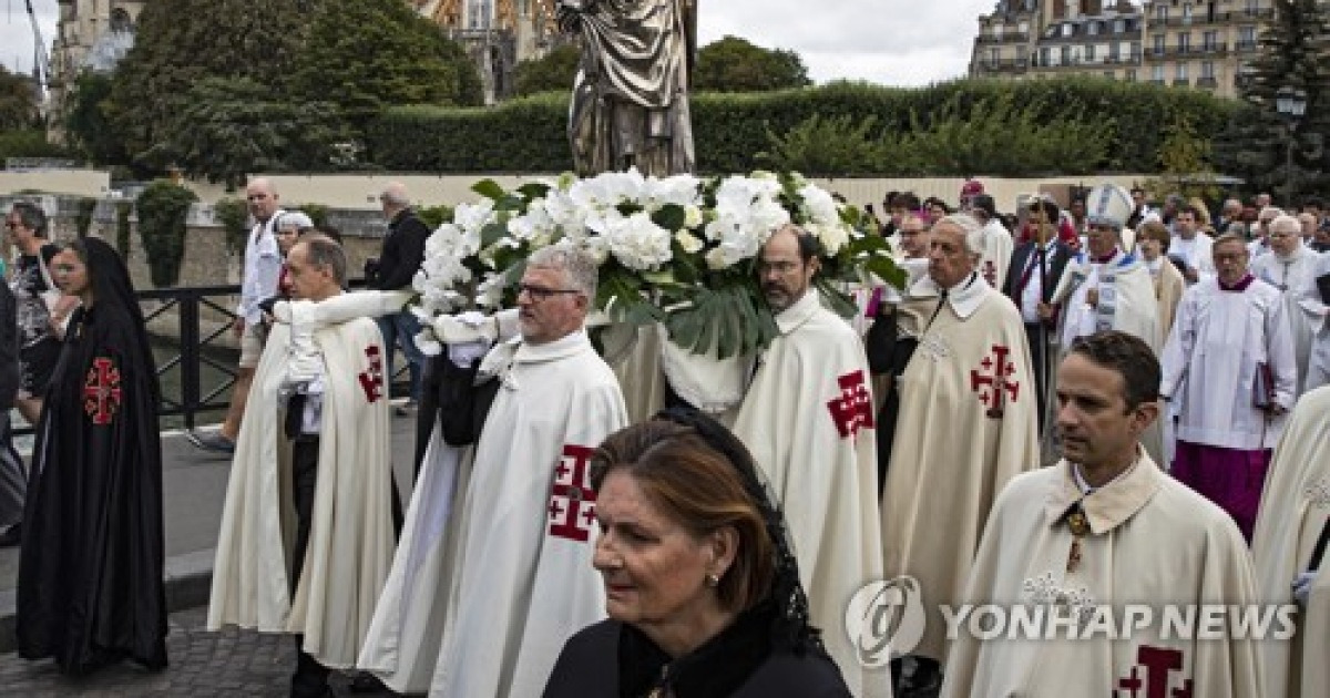 FRANCE RELIGION BELIEF