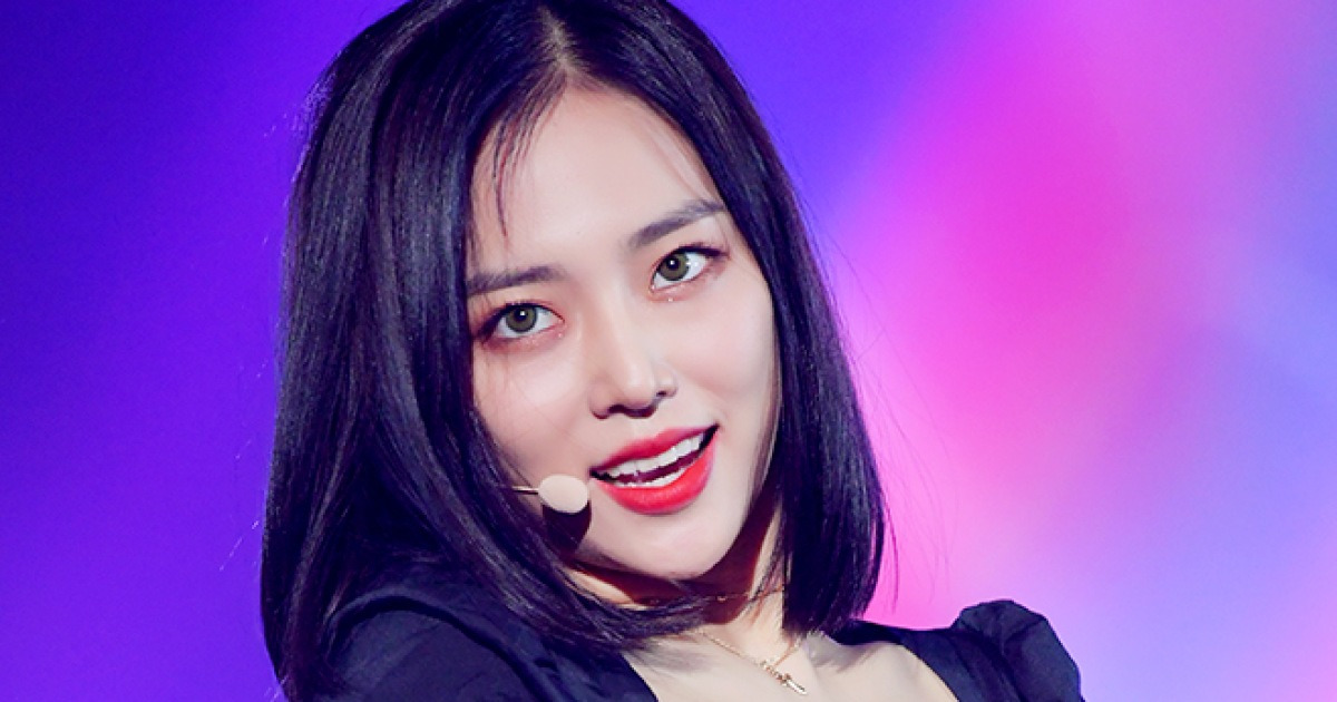 [TD포토] CLC 장예은 '눈빛 하나로 다 했다'