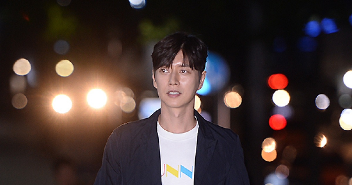 박해진 '강남거리 밝히는 훈훈한 외모' [MBN포토]