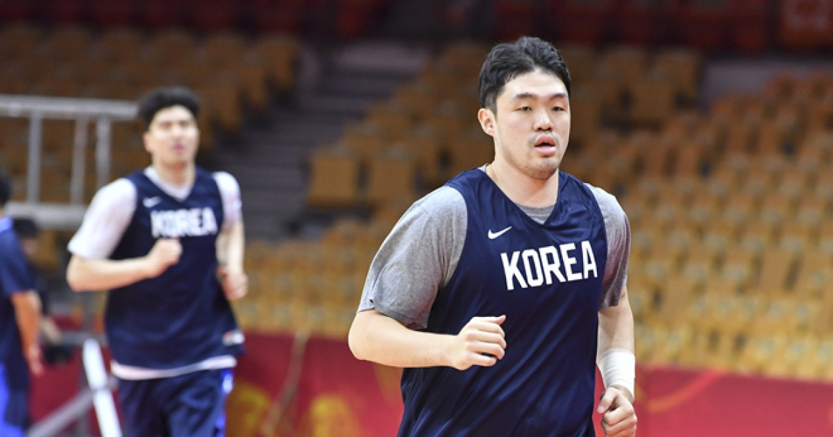 [JB포토] FIBA WC 이승현 '훈련도 진지하게'