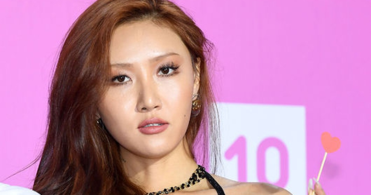 "T.P.O 그리고 자신감"..화사, 점프슈트→히스 슬렁룩 '당당한 패션' (종합) [Oh!쎈 이슈]