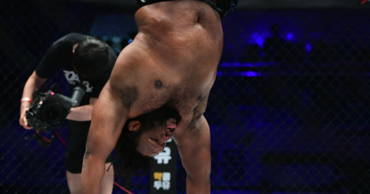 '리매치' 크리스 바넷, 로드FC 055에서 심건오를 1R 3분 44초 만에 TKO로 이겨