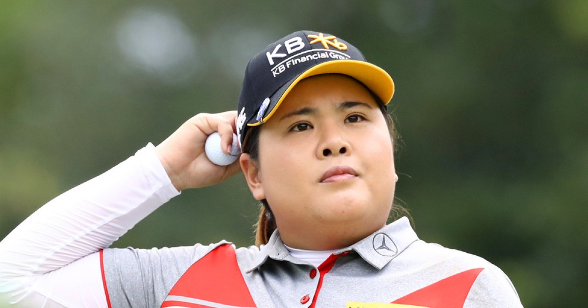 박인비, 더블 보기 범해 공동 8위 추락..선두는 나사 (JLPGA 챔피언십)