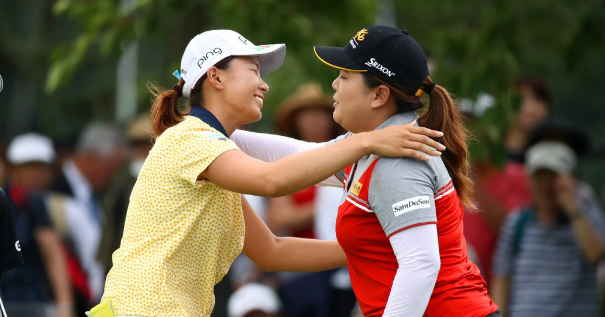 시부노와 포옹하는 박인비 'JLPGA 챔피언십' [포토엔]