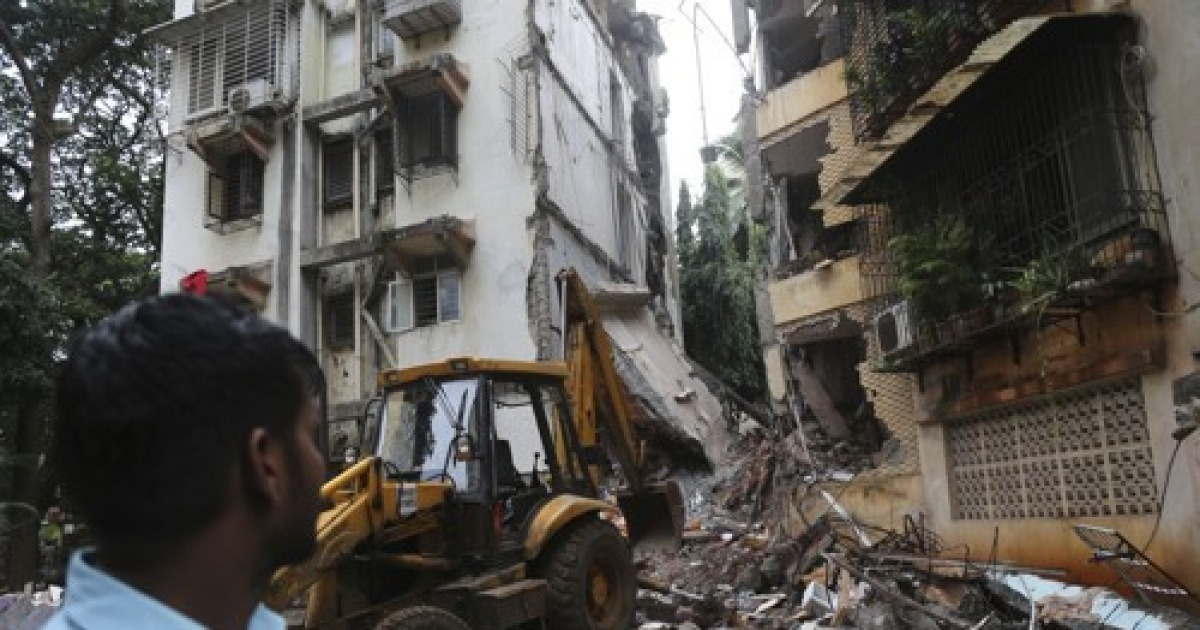 India Building Collapse