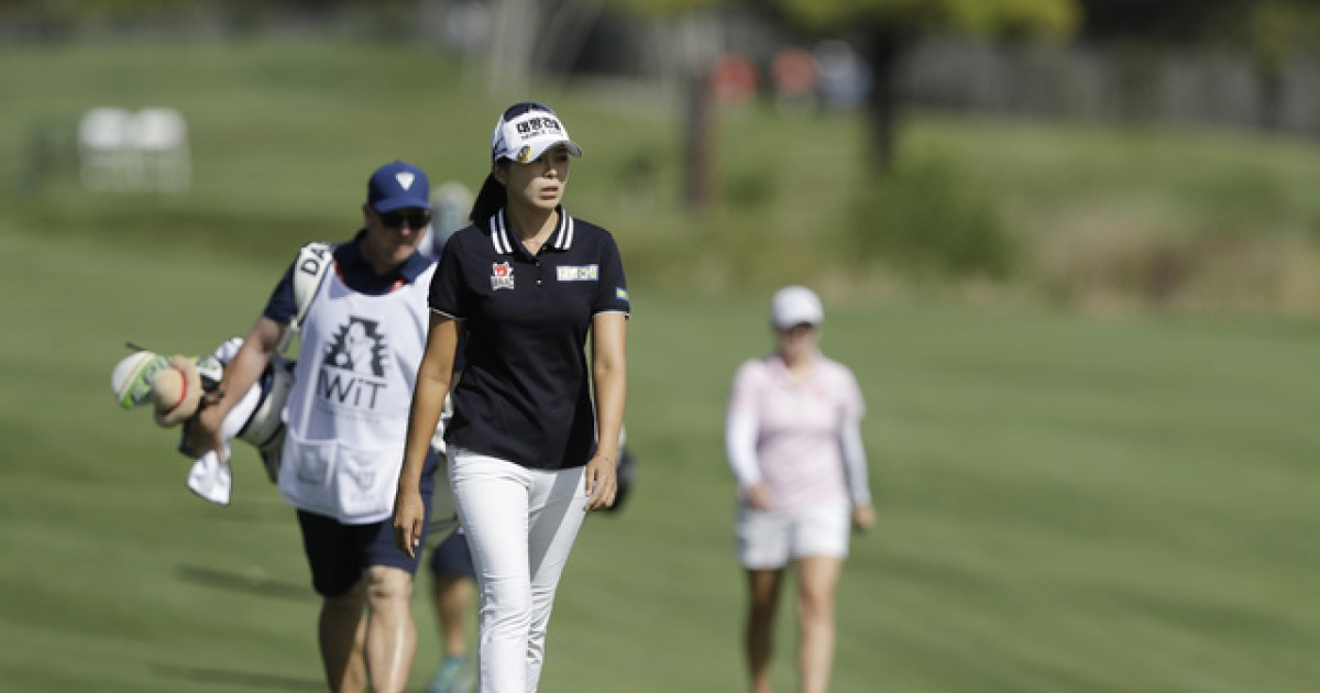 허미정, LPGA투어 IWIT 챔피언십 3일 연속 선두