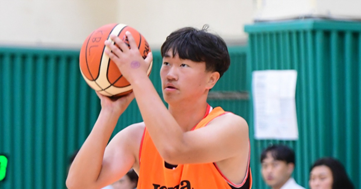 [JB포토] '2019 KBL 스쿨리그' KT 이정원 '연습한대로 던지면돼'