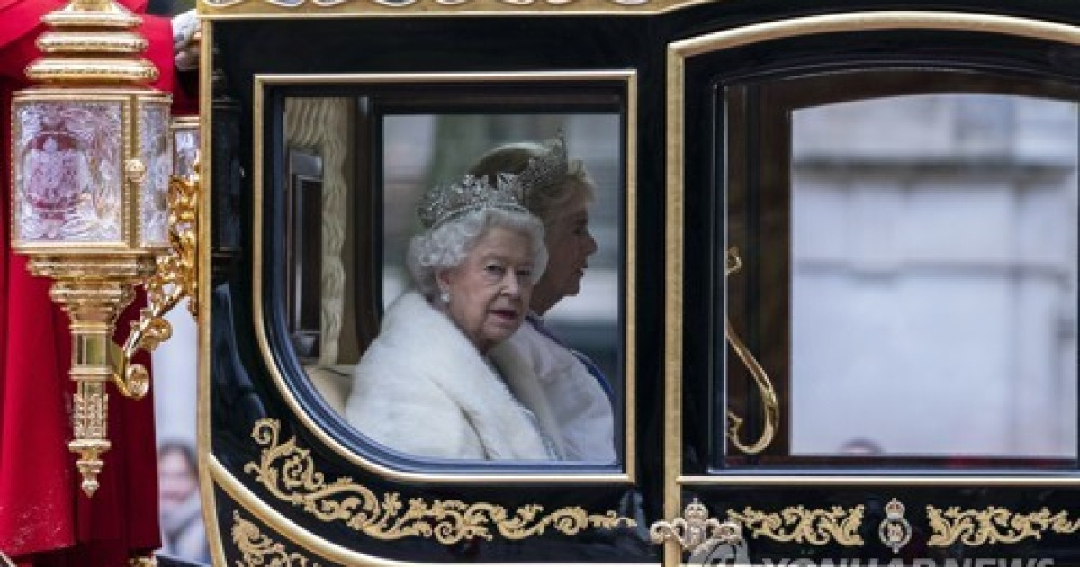 epaselect BRITAIN PARLIAMENT QUEEN OPENING VOTE