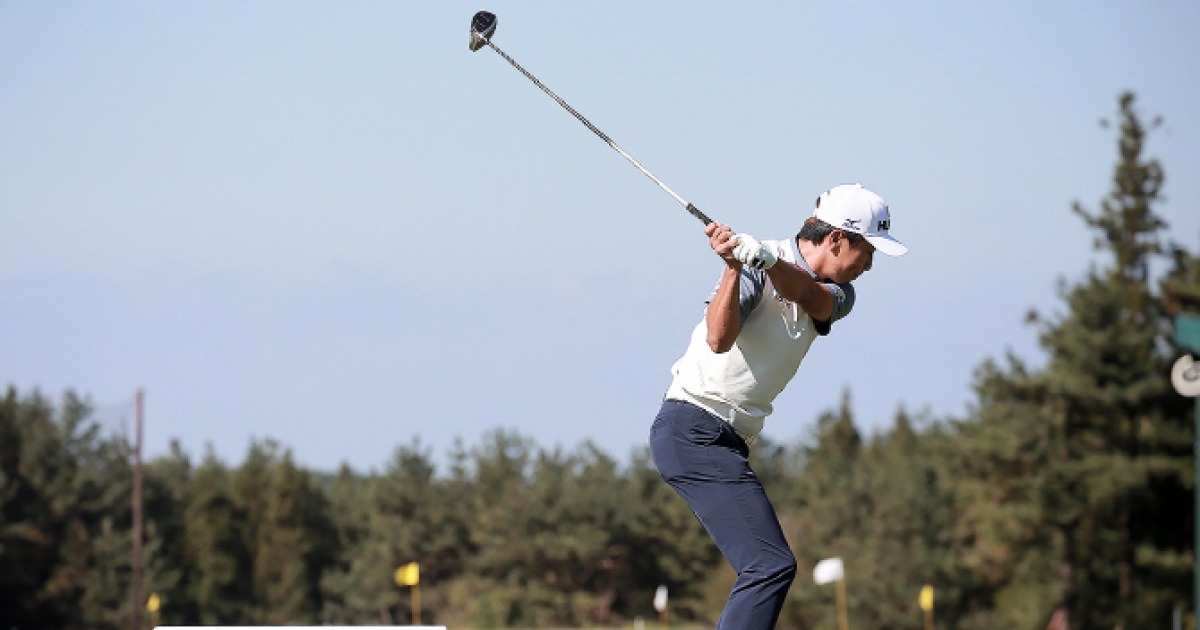 [포토] KPGA 대상 문경준 'CJ컵 PGA 우승을 향해 날린다'