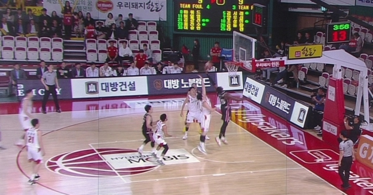 '라렌 30득점 맹활약' LG, 오리온 꺾고 개막 5연패 탈출