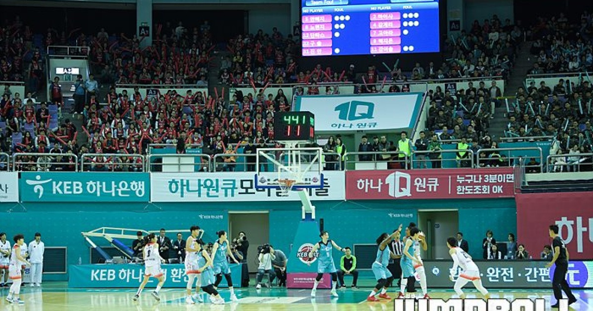 [JB포토] WKBL 개막전 찾은 많은 농구팬