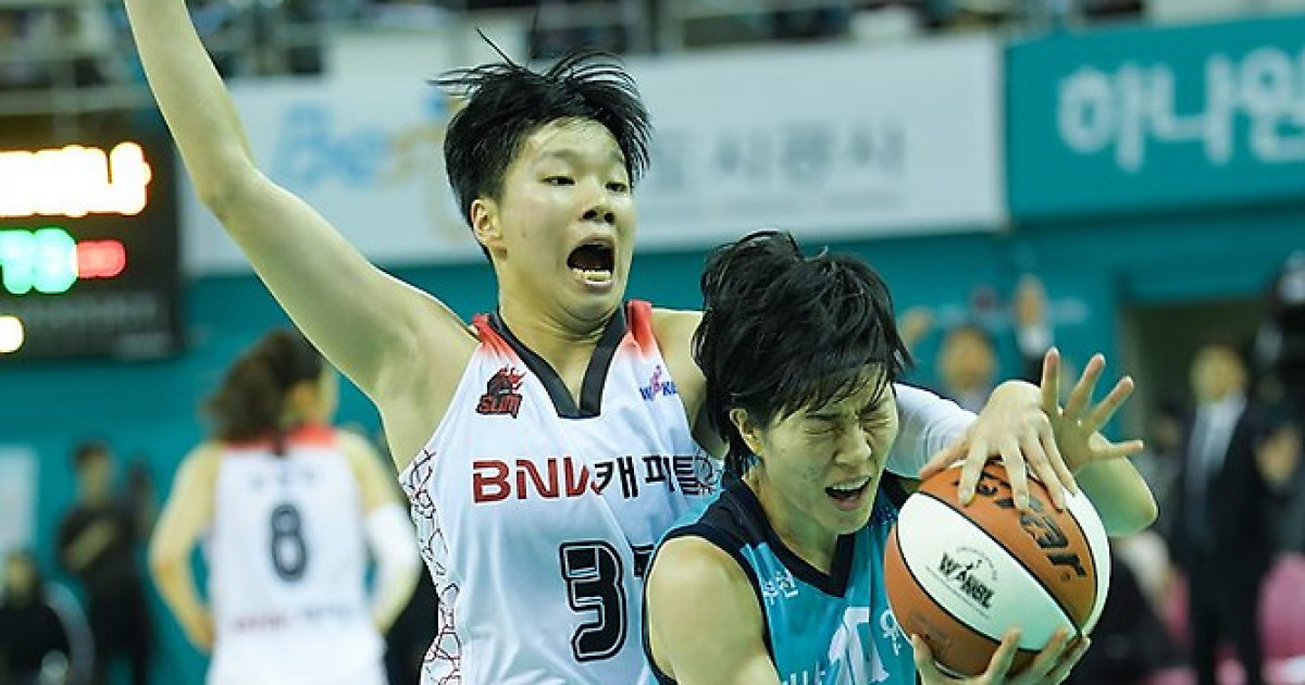 [JB포토] BNK 진안 '밀착 수비'