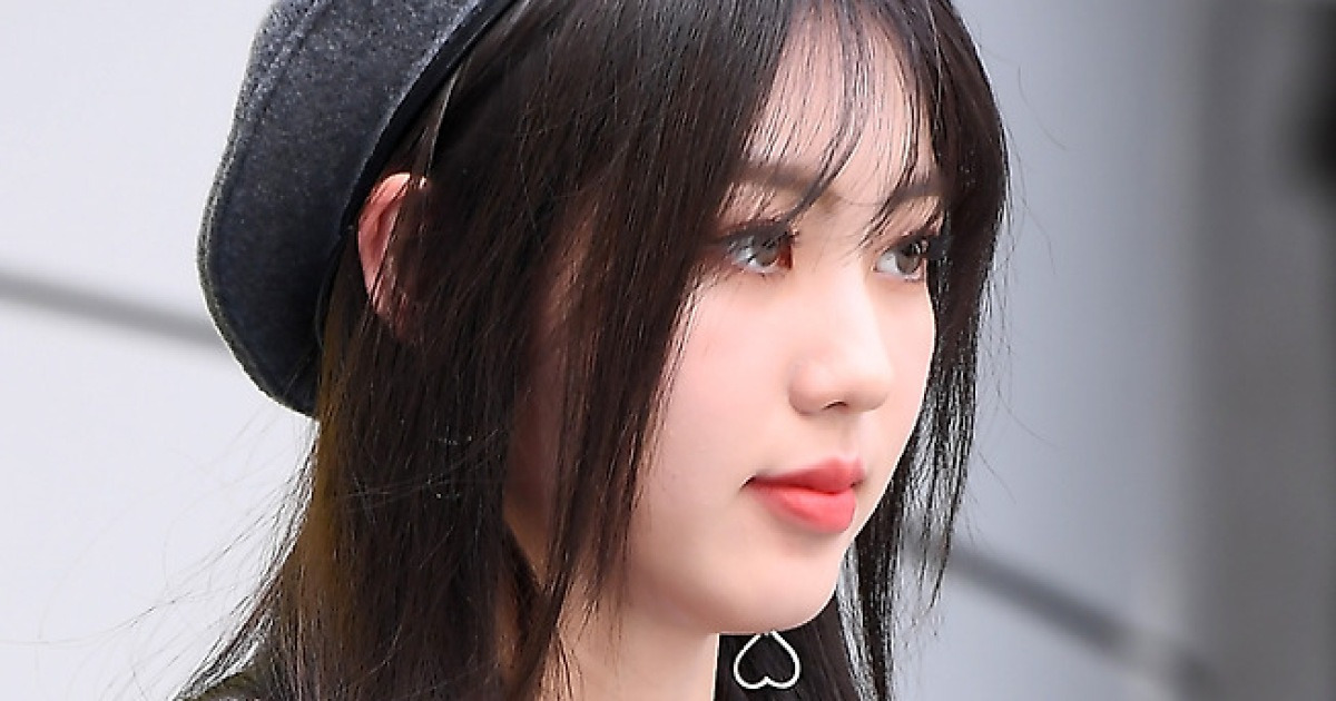 CLC 권은빈, 당기면 더 예쁜 미모[포토엔HD]