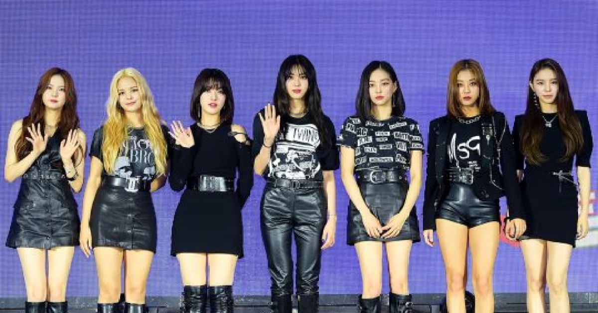 [TEN PHOTO]CLC 'K-POP 굿즈 플리마켓 함께해요'