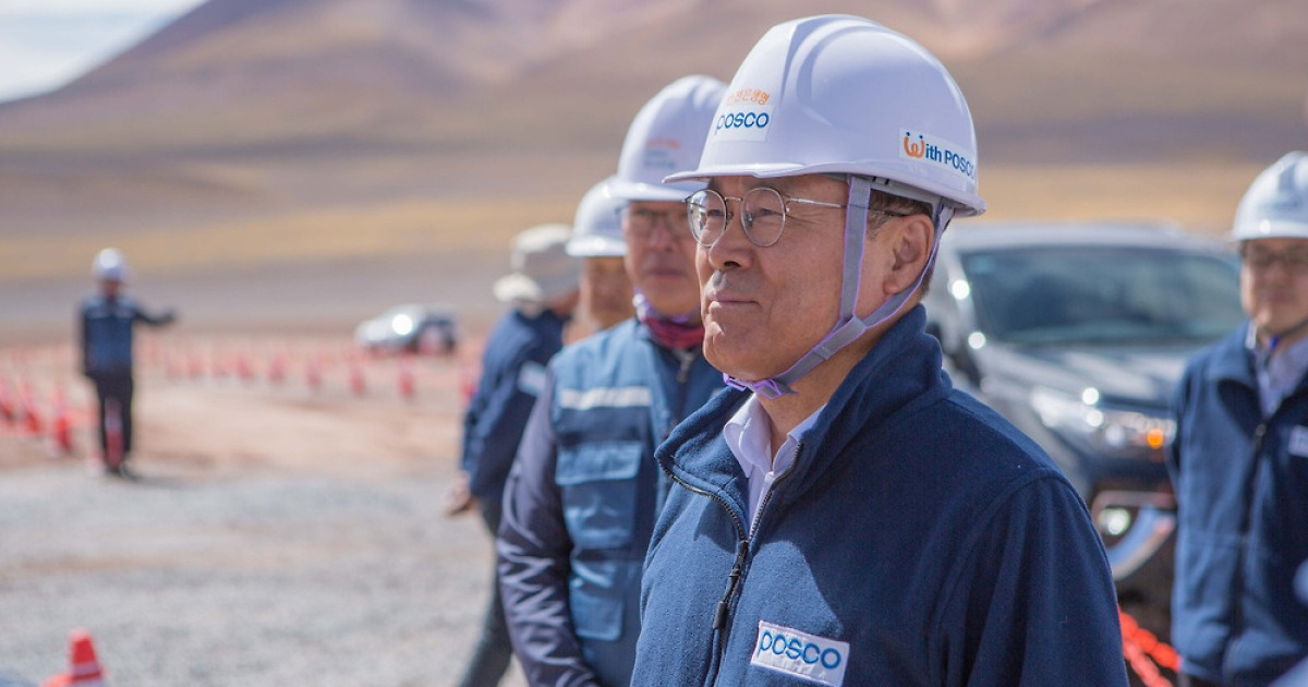 Posco chief visits Argentina to inspect lithium mining site