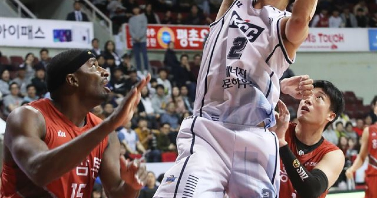 '송교창·이정현 38점 합작' KCC, KGC인삼공사에 2점차 승리