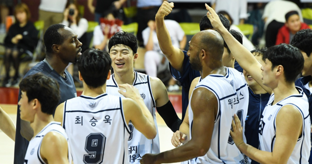 '송교창-이정현 38점 합작' KCC, KGC에 막판 역전승