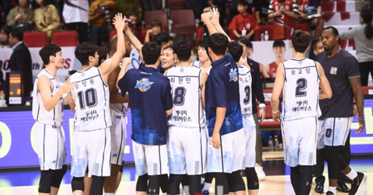 [MD포토] KCC '2점차 짜릿한 승리'