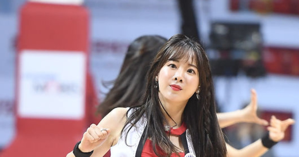 KGC 치어리더,'신나게 흔들며' [사진]