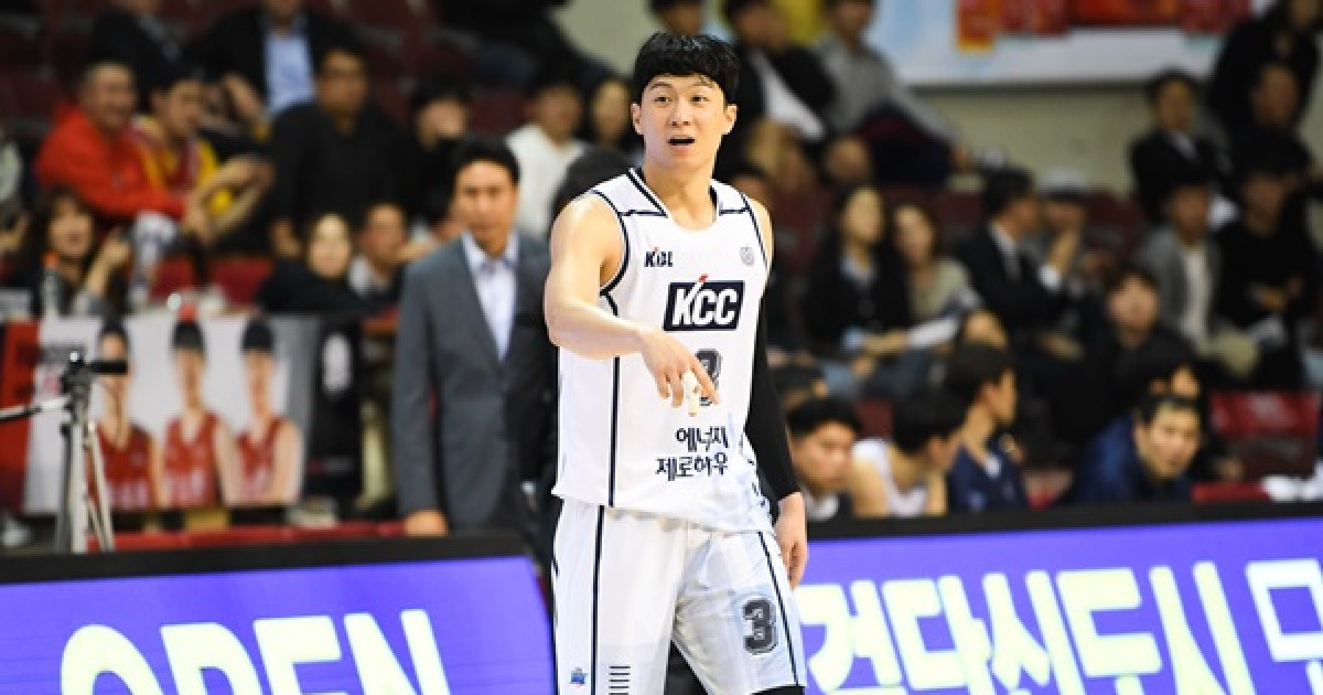 '이정현·송교창 맹활약' KCC, KGC에 짜릿한 역전승