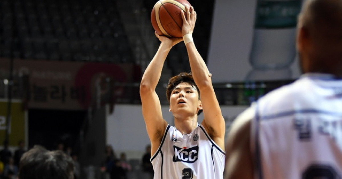 '이정현·송교창 36점 합작' KCC, 2연승으로 3위