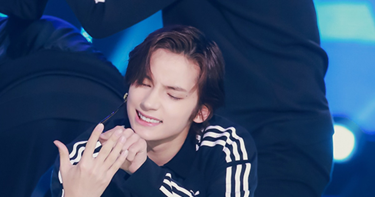 [bnt포토] txt 휴닝카이 '손금 보는 중?'