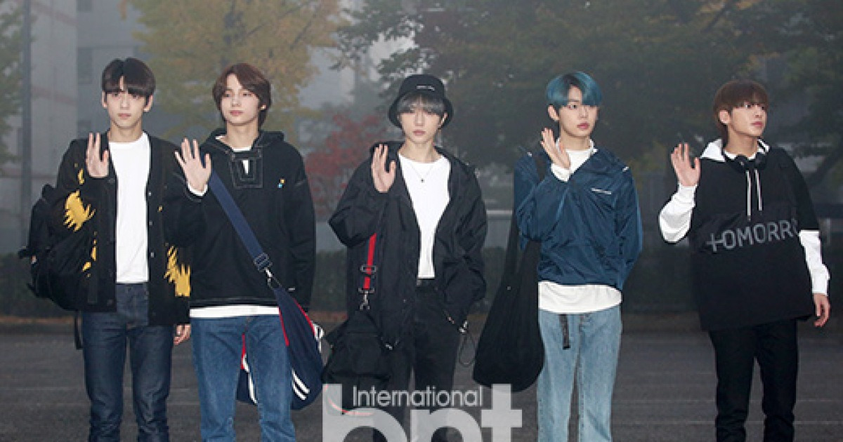 [bnt포토] TXT '안개 속 출근~'