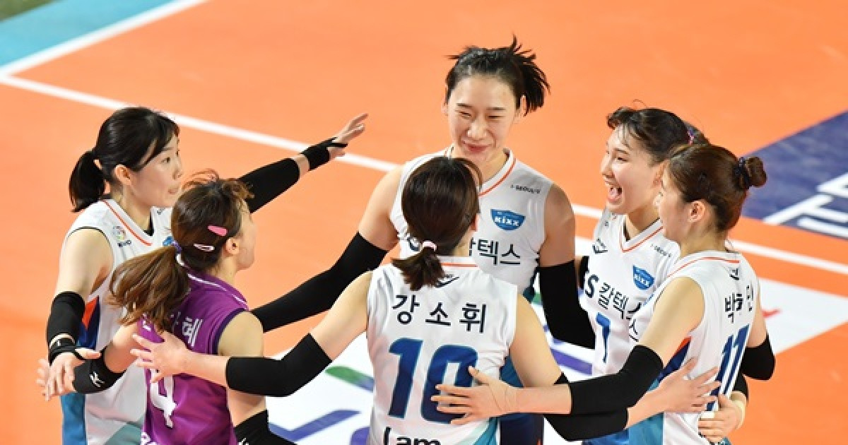 '러츠 32점' GS칼텍스, KGC인삼공사 꺾고 파죽의 4연승 질주