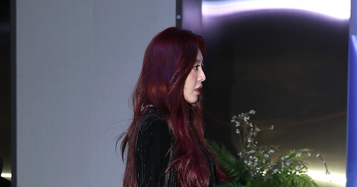 [포토S] AOA 찬미, 초미니 스커트 입고