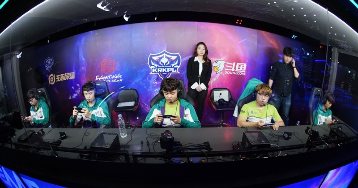 [KRKPL] EMC, 드래곤X 4대0 완파!..락스와 맞대결