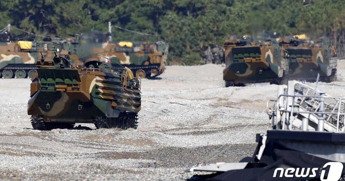 해병대 KAAV 돌격 앞으로