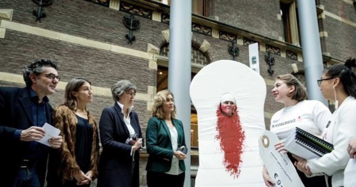 NETHERLANDS PERIOD POVERTY PETITION