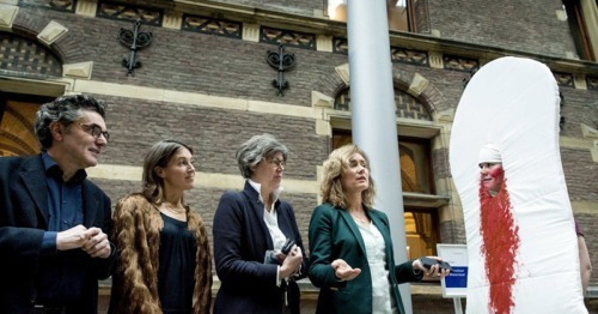 NETHERLANDS PERIOD POVERTY PETITION