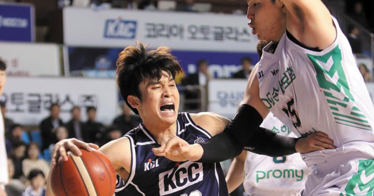 KCC 유니폼 처음 입은 이대성.. 27분 뛰며 슛 10개 던져 모두 실패