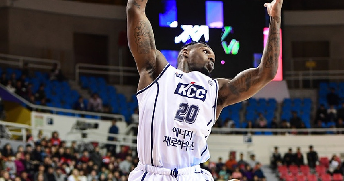 '라건아 26P 17R' KCC, 트레이드 맞상대 현대모비스에 진땀승