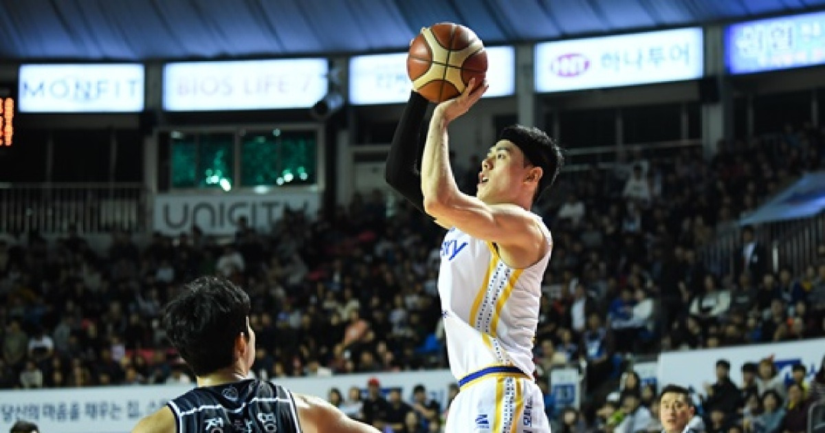 [BK Review] '이관희 27점' 서울 삼성, KCC 꺾고 4연승 질주