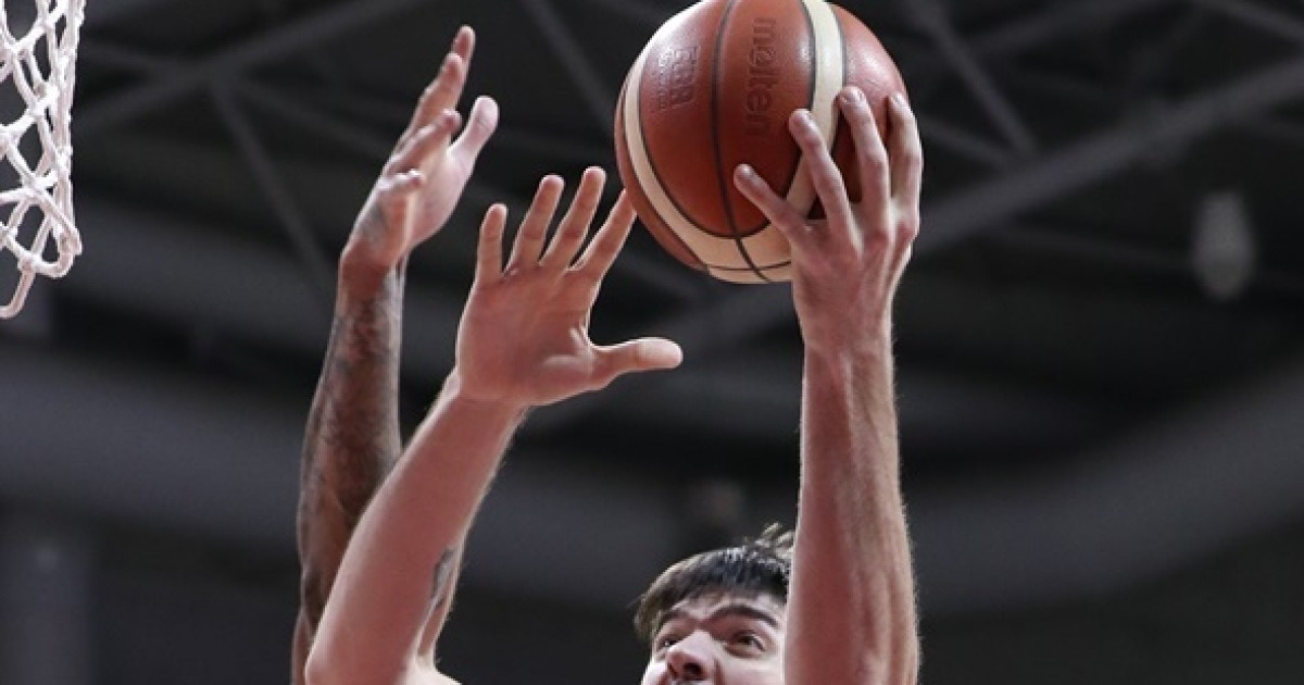 '멀린스 덩크슛 5방' KT, KGC인삼공사 잡고 4연패 탈출