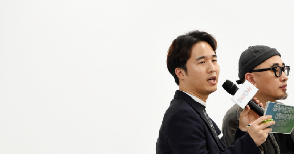 [포토]모더레이터로 SWDW 진행하는 한세실업 김익환 대표