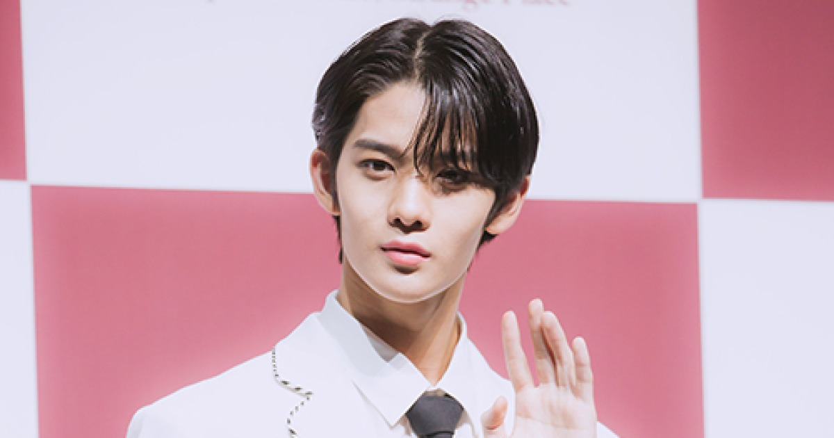 [bnt포토] CIX 배진영 '안녕, 픽스'