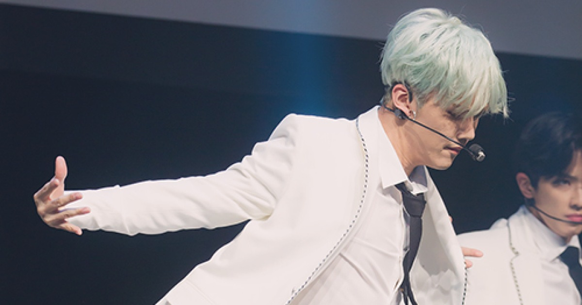 [bnt포토] CIX 승훈 '선이 살아있는 퍼포먼스'