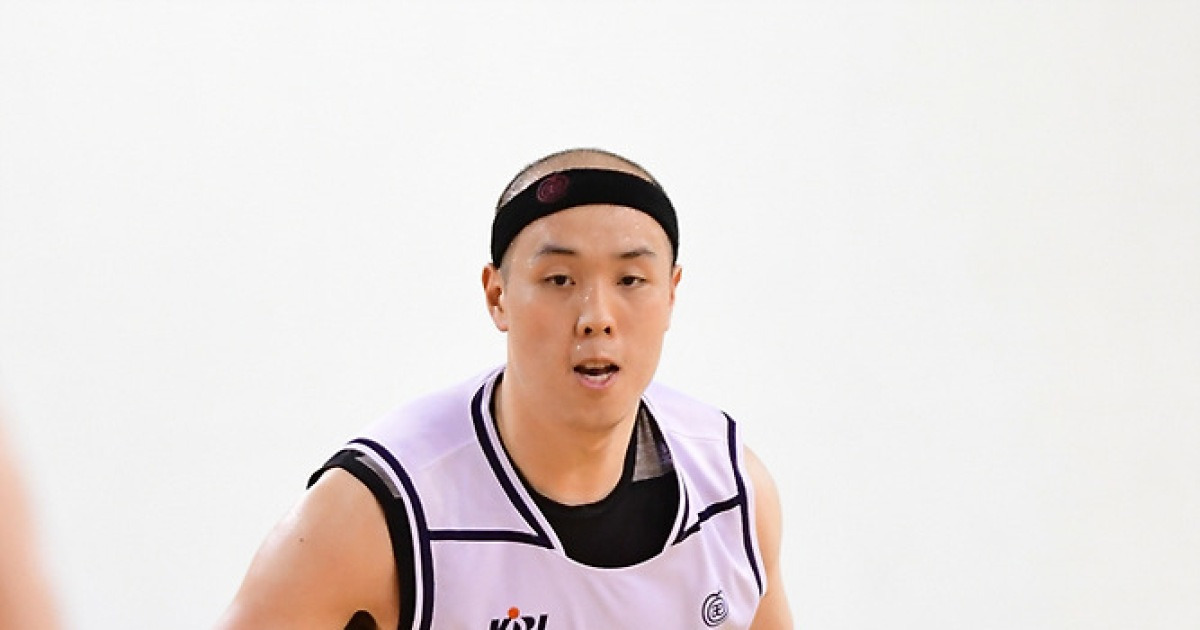 [JB포토] '2019-2020 KBL D-리그 ' KCC 곽동기 '골밑으로 더 들어가야돼'