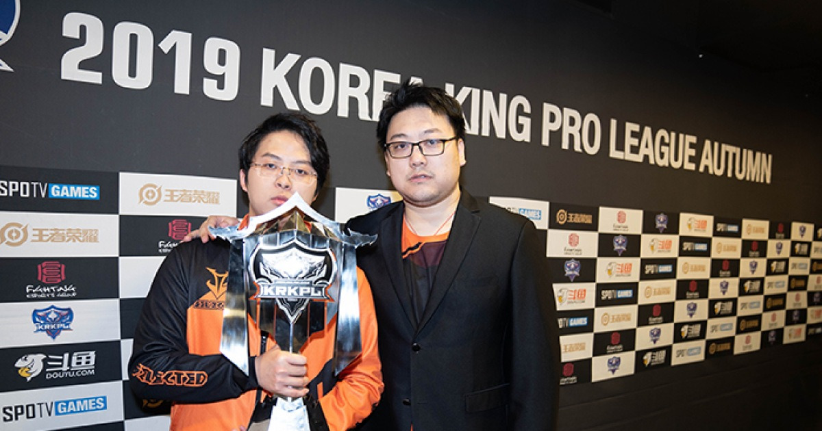 [KRKPL 결승] 최종 우승한 셀렉티드 "GOG 강하지만 이긴 우리가 더 강하다"