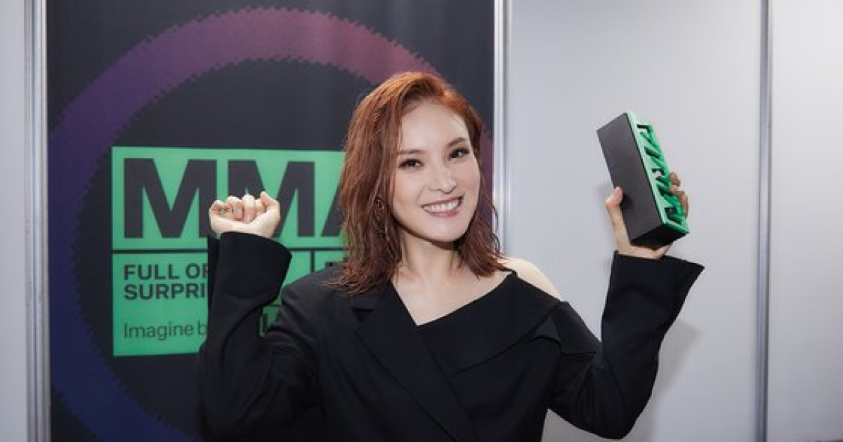 거미, MMA '베스트 OST' 수상.."OST 여왕 수식어 부끄럽지 않도록"